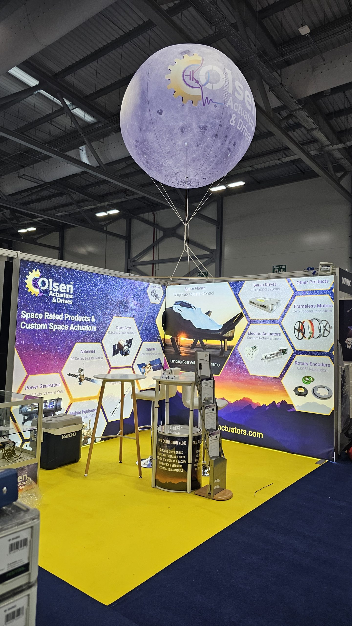 Olsen Actuators Exhibition Sphere - Bloon | Inflatable and Aerial Marketing