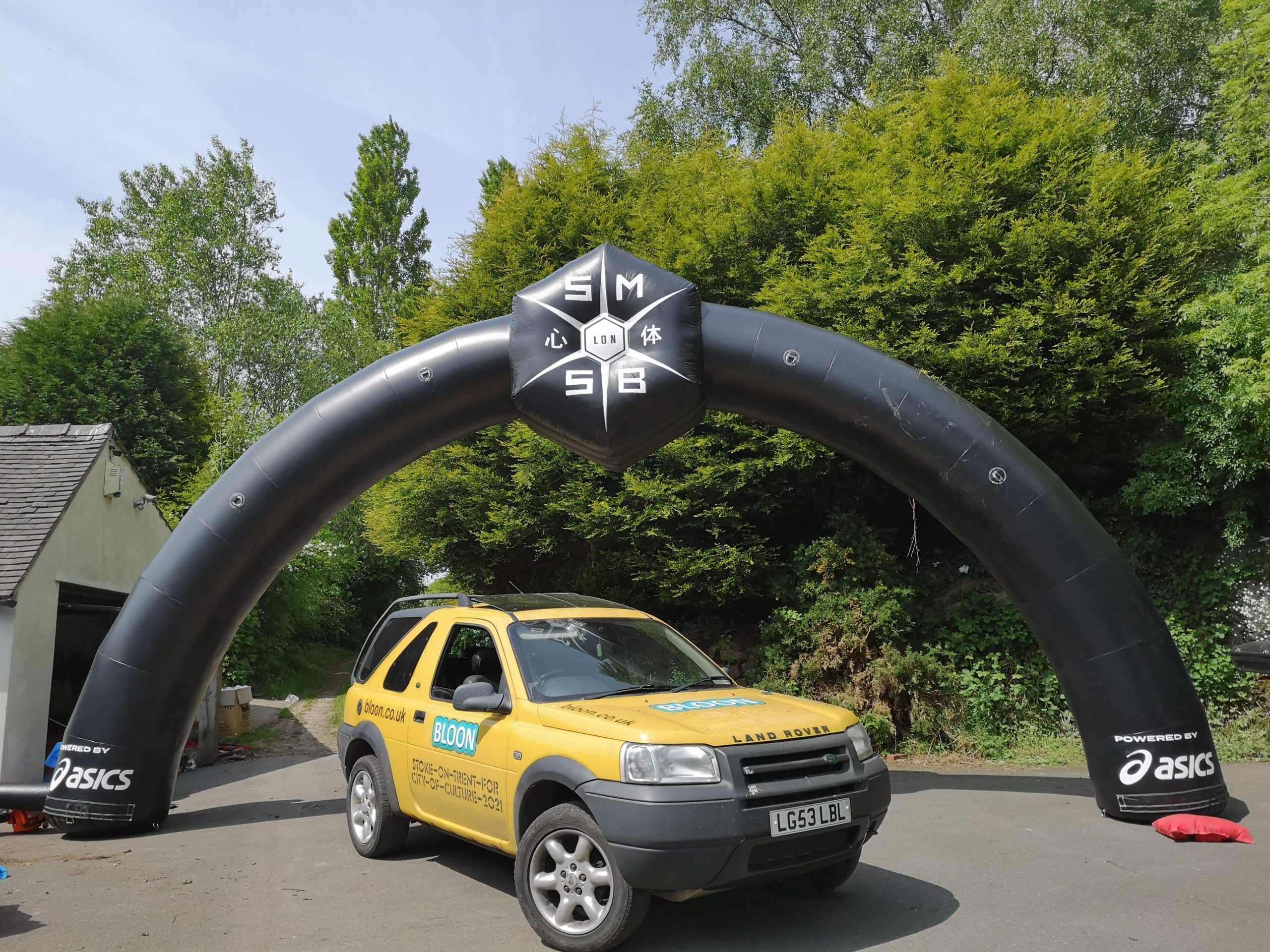 Inflatable Arch - Bloon | Inflatable and Aerial Marketing