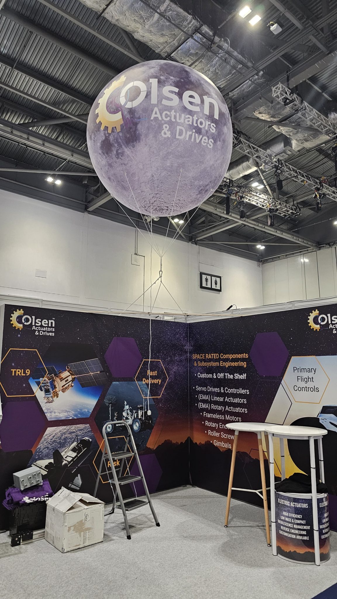 Olsen Actuators - Exhibition Moon Sphere - Bloon | Inflatable and ...